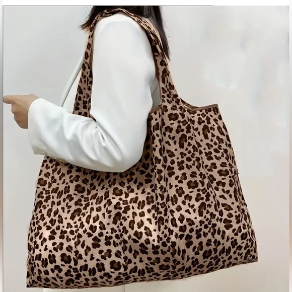 Bags | Leopard Print Tote Bag | Poshmark